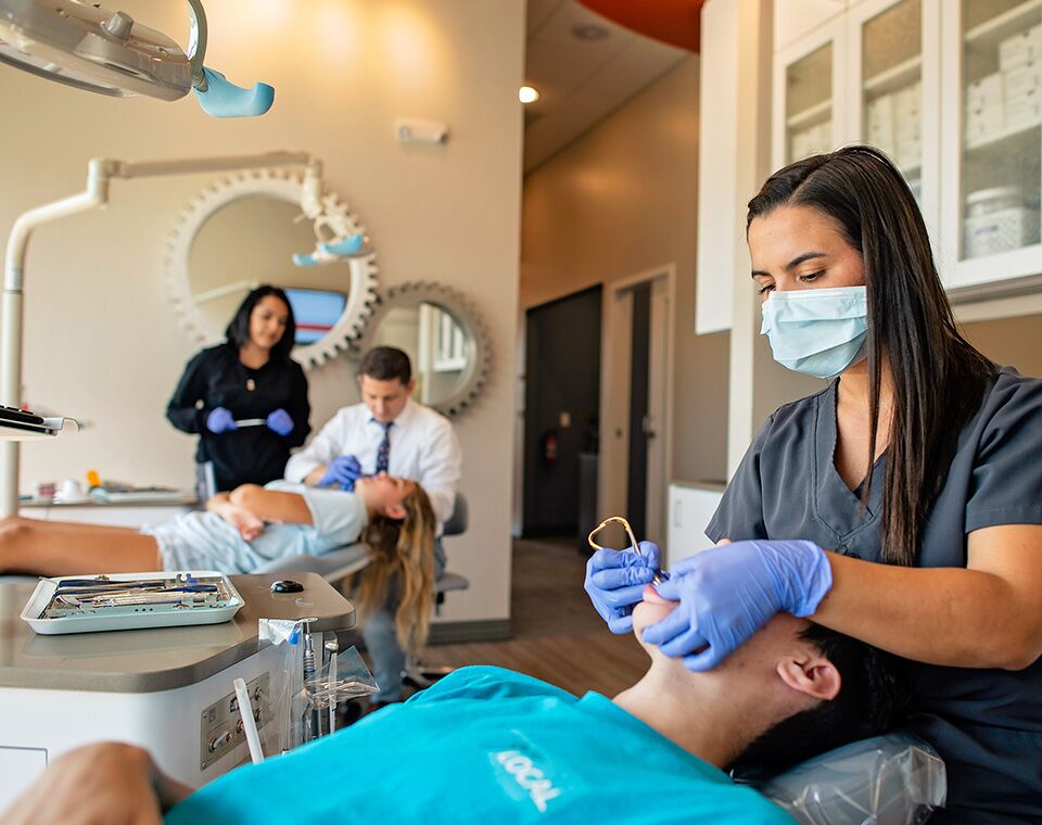 How to Safely Chew Gum with Retainers - Rose Rock Orthodontics